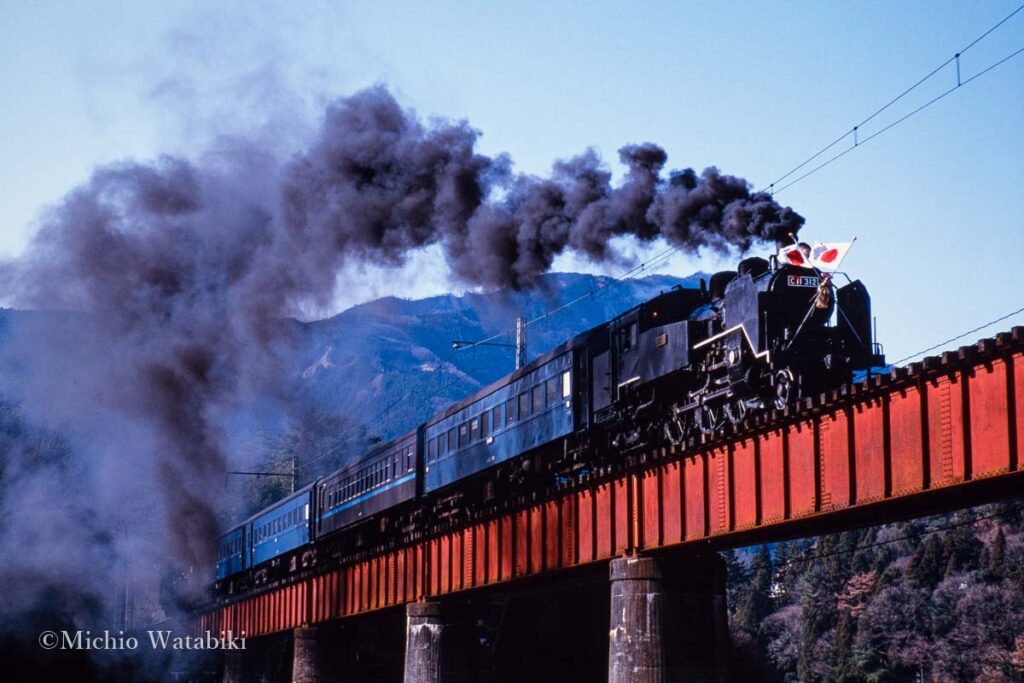 大井川鉄道C11「SL急行」青部～崎平（1993.1.3） - ビバトレインどっとこむ