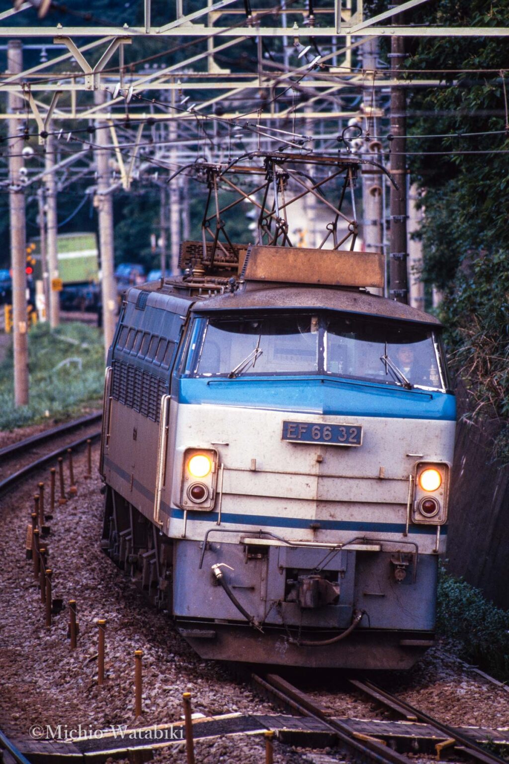 EF66「貨物」根府川～早川（1998.5.3） - ビバトレインどっとこむ