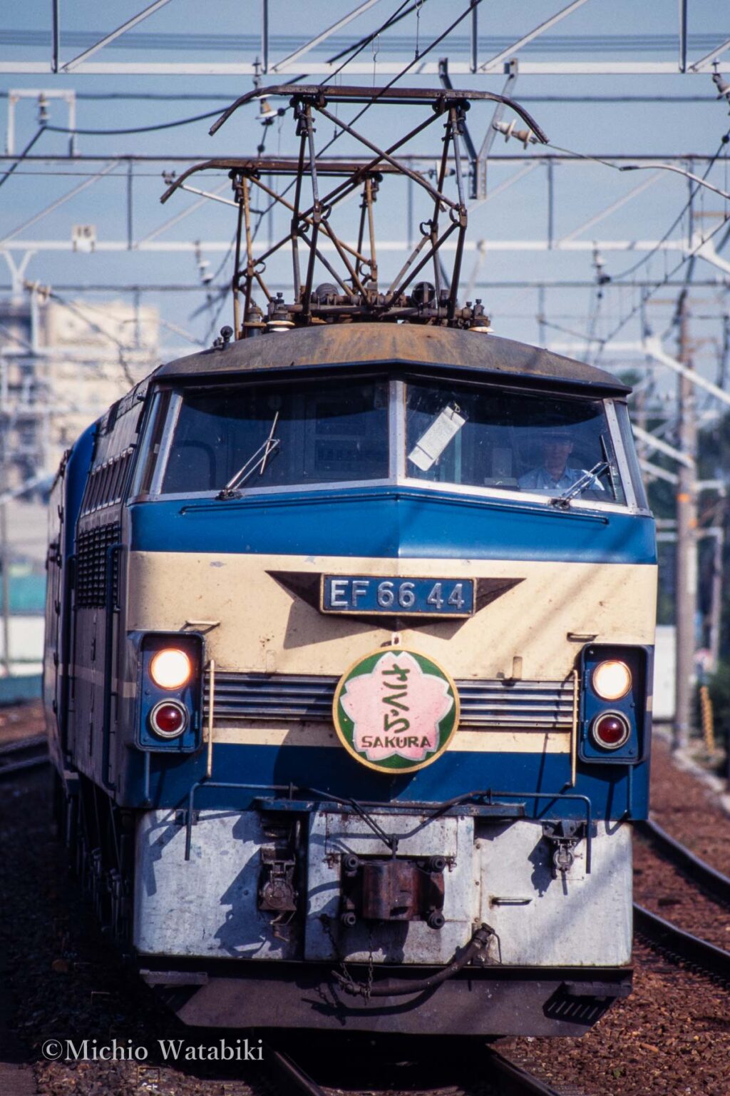 EF66「寝台特急さくら」安城駅（1995.7.29） - ビバトレインどっとこむ